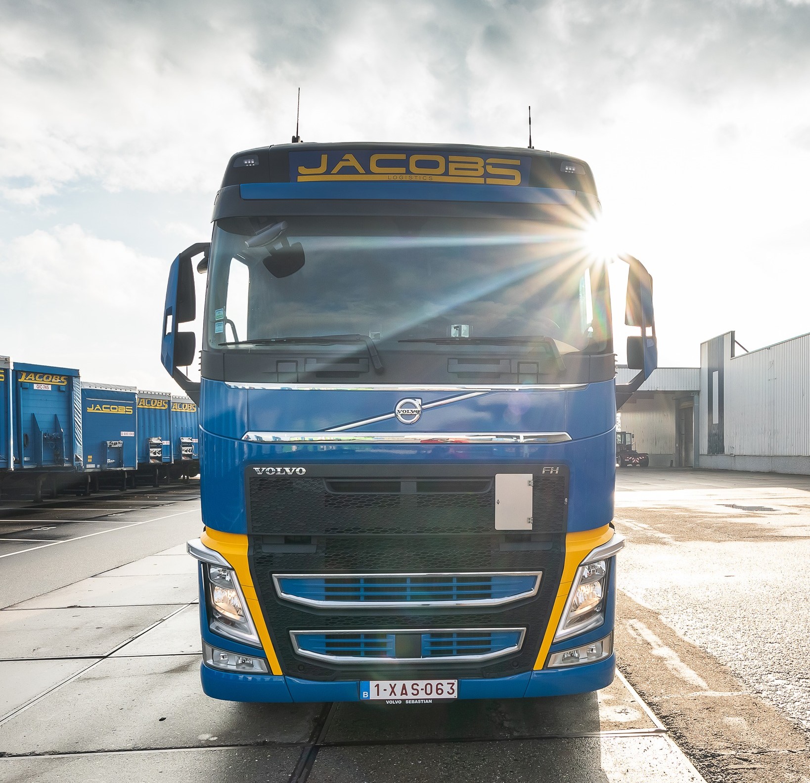 Van Limburgse wegen tot internationale luchtvracht: Jacobs Logistics ...